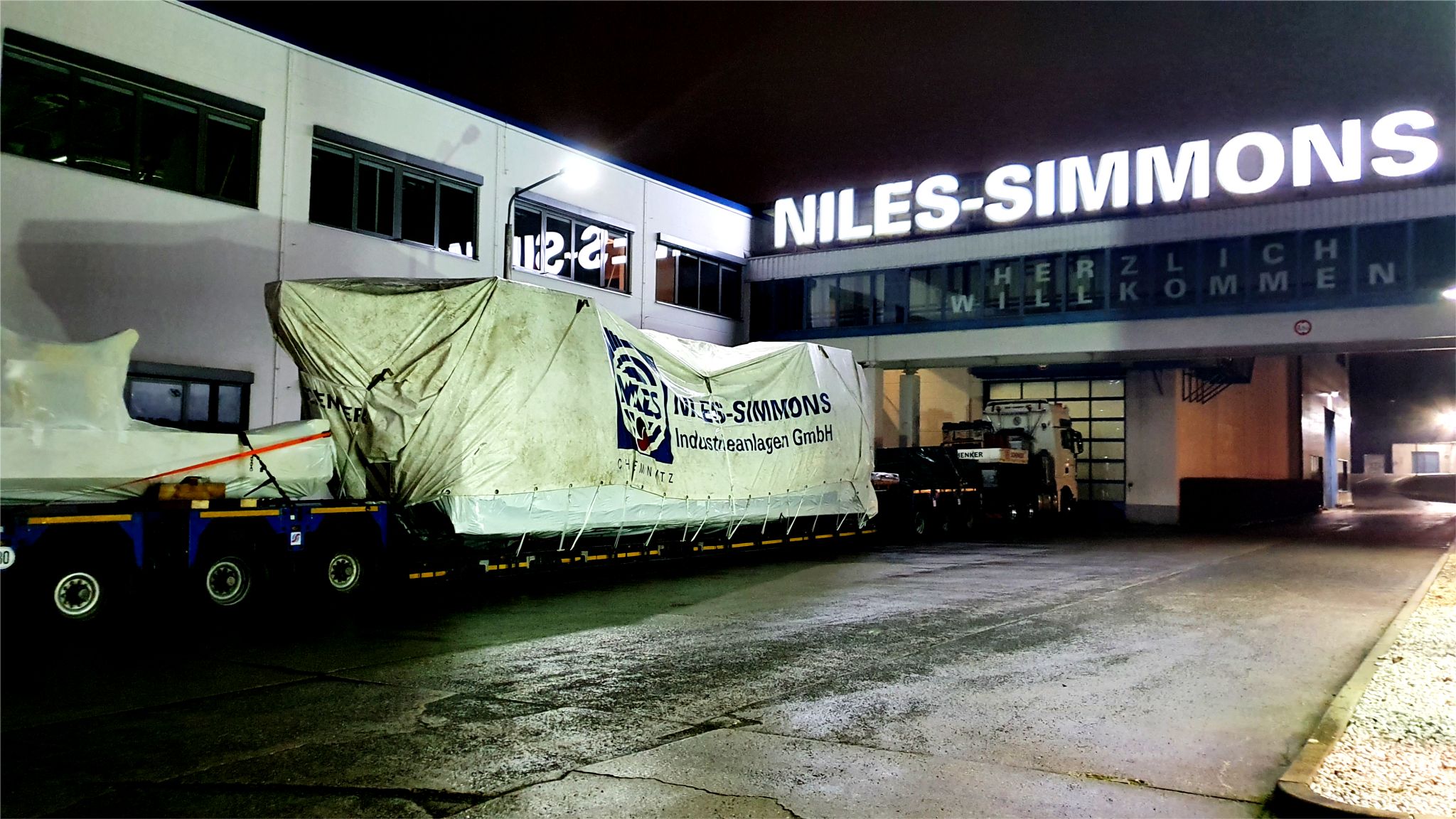 Bereit für den Versand zum Kunden - NILES-SIMMONS